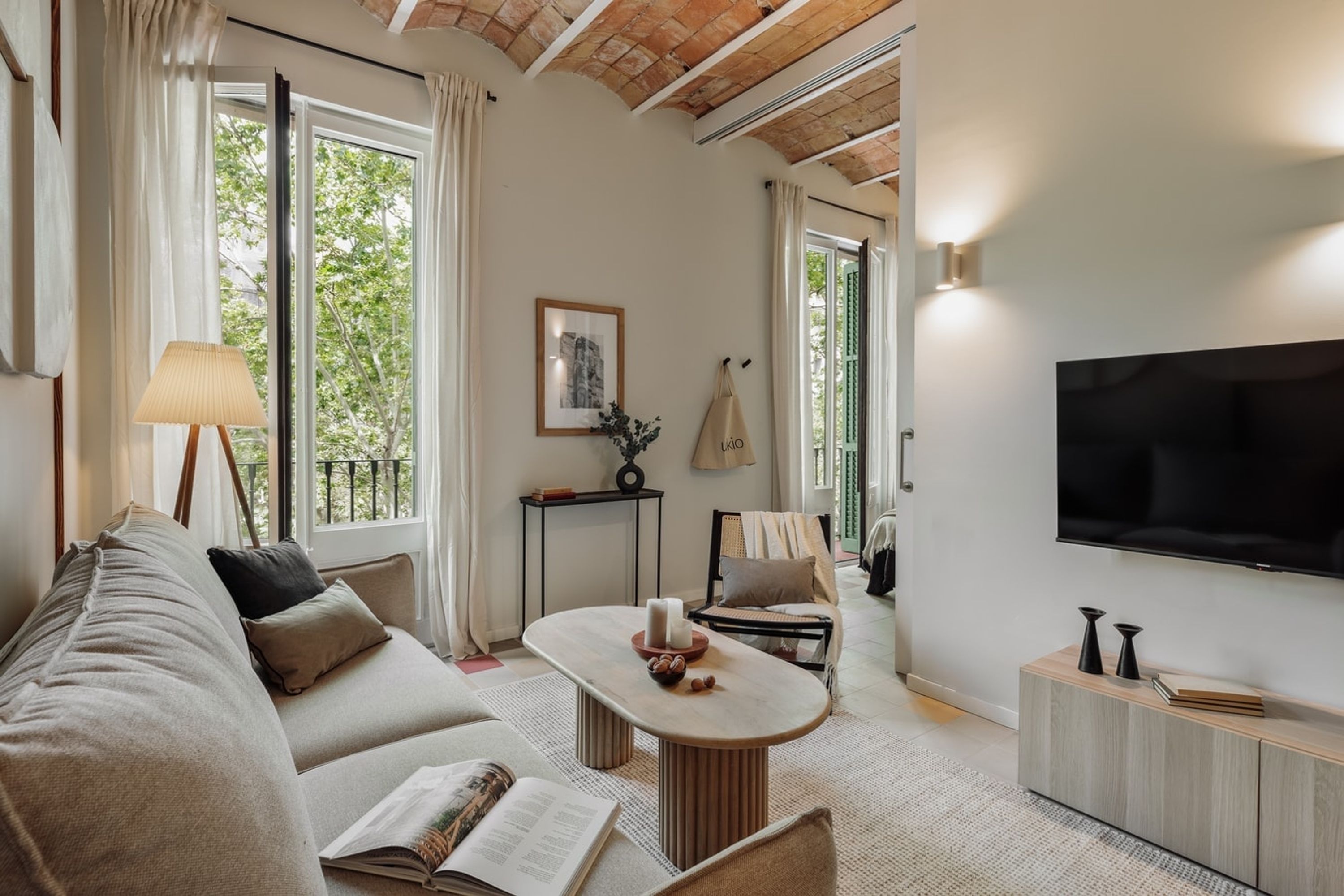Semuc - 2 Bedrooms, Office And Balcony In Eixample Dreta - Barcelona