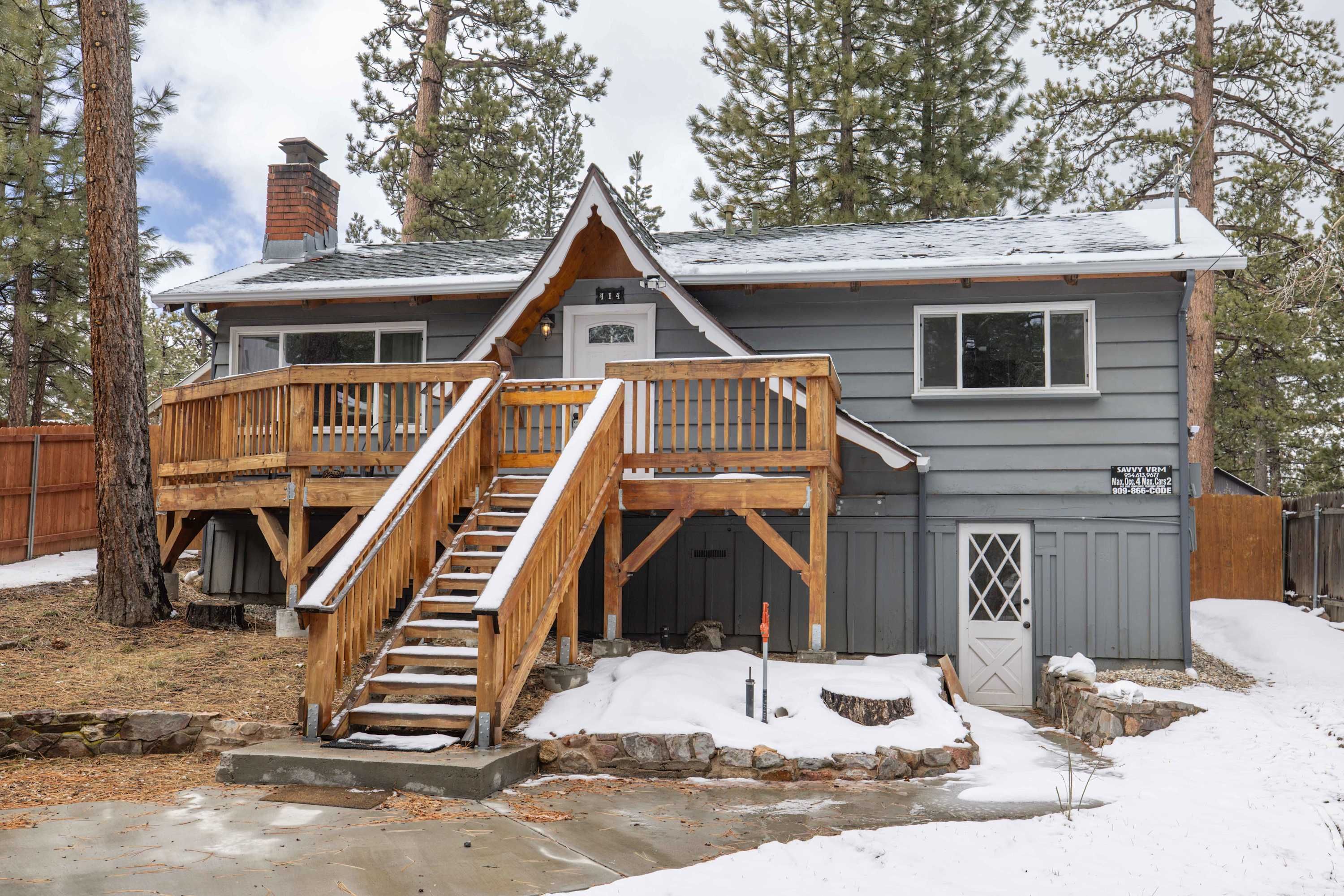 Quail Drive 2 Bdrm 1 Bath Modern Cabin   Hot Tub - Big Bear Lake, CA