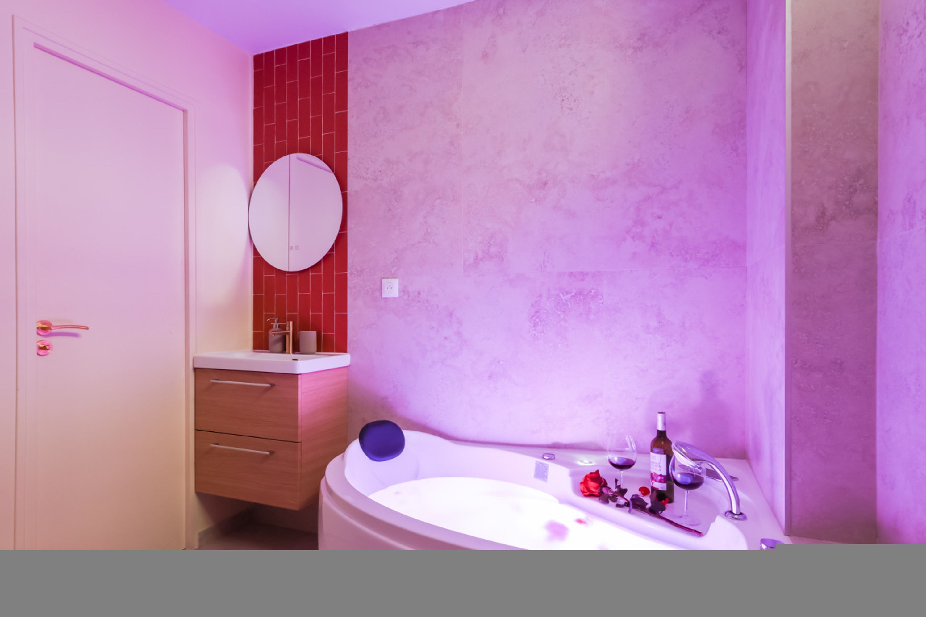 Ganneron In Paris With 1 Bedrooms And 1 Bathrooms - París