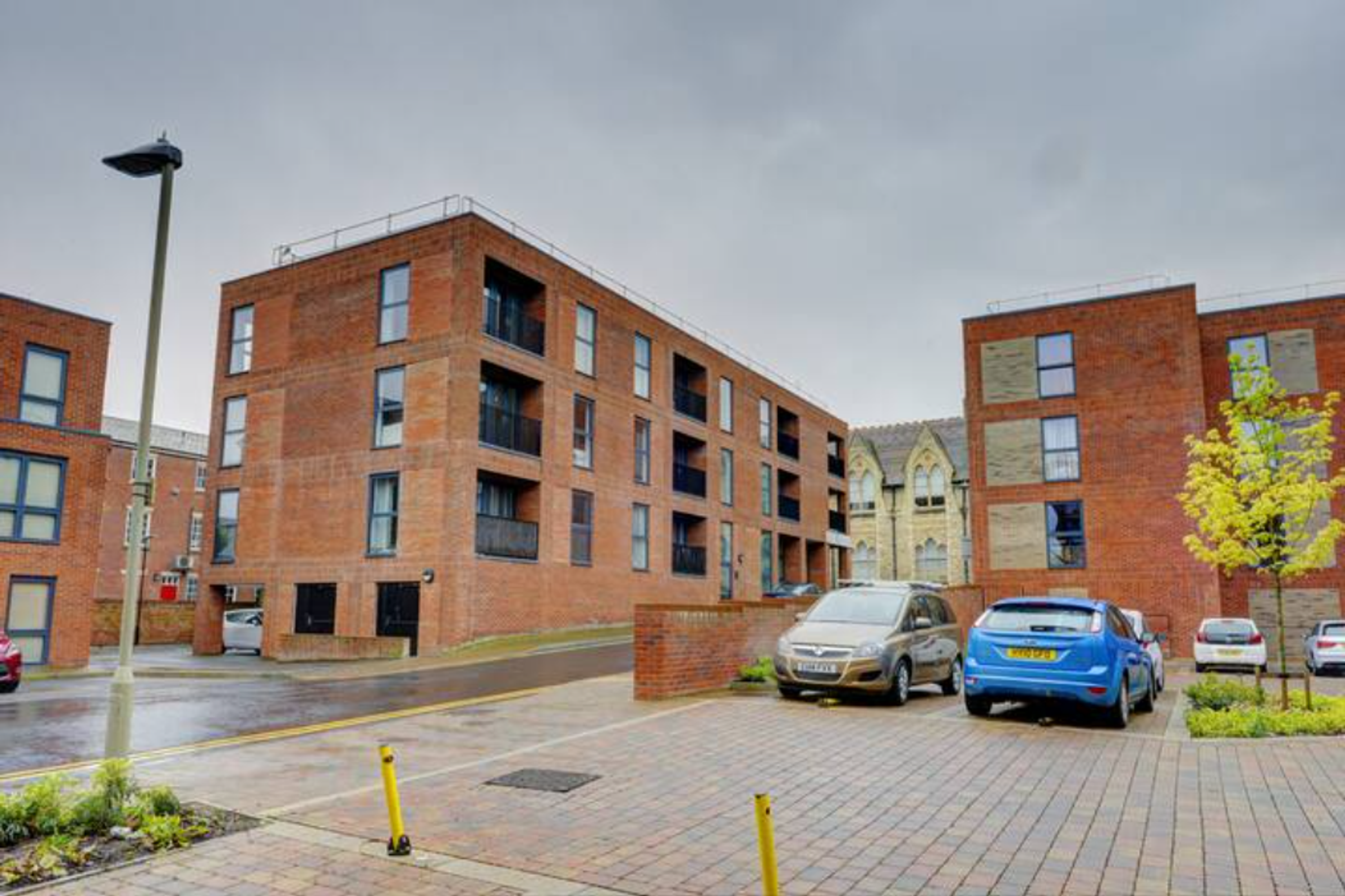 Lovely Flat In Kiln Close With Free Parking - Gloucester