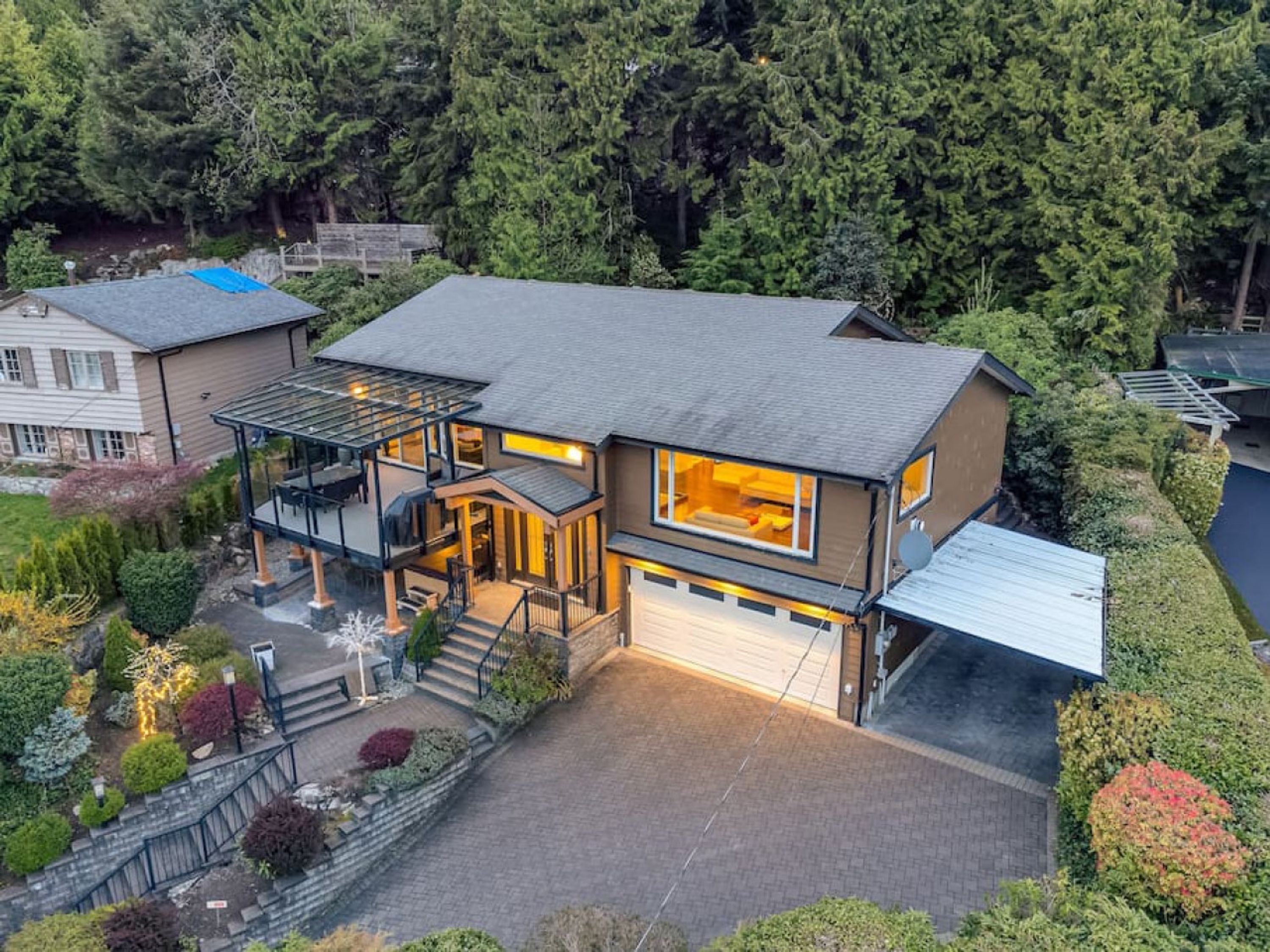 Mountainside Family Home - West Vancouver