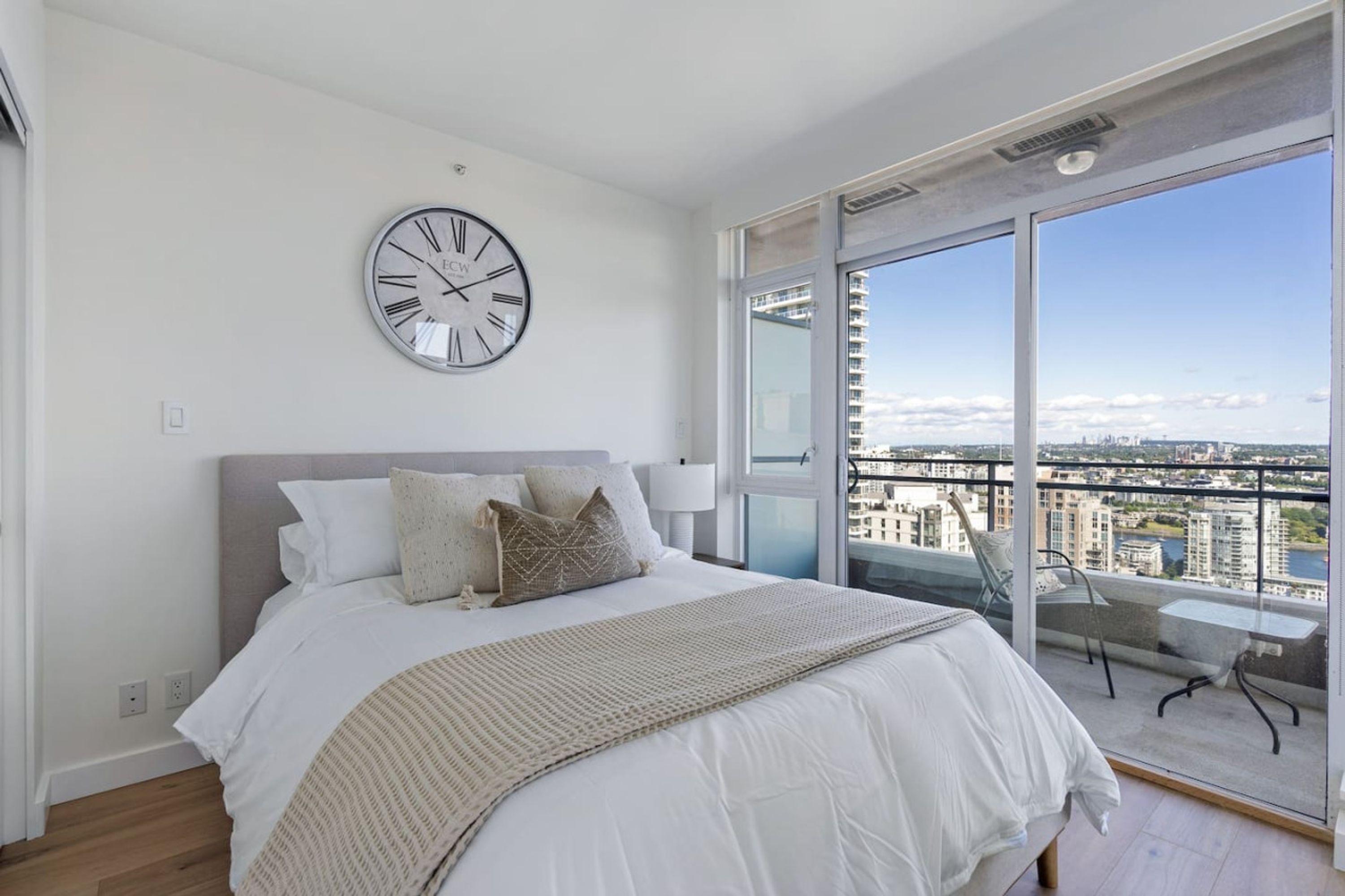 Highrise Gem In Yaletown - Vancouver