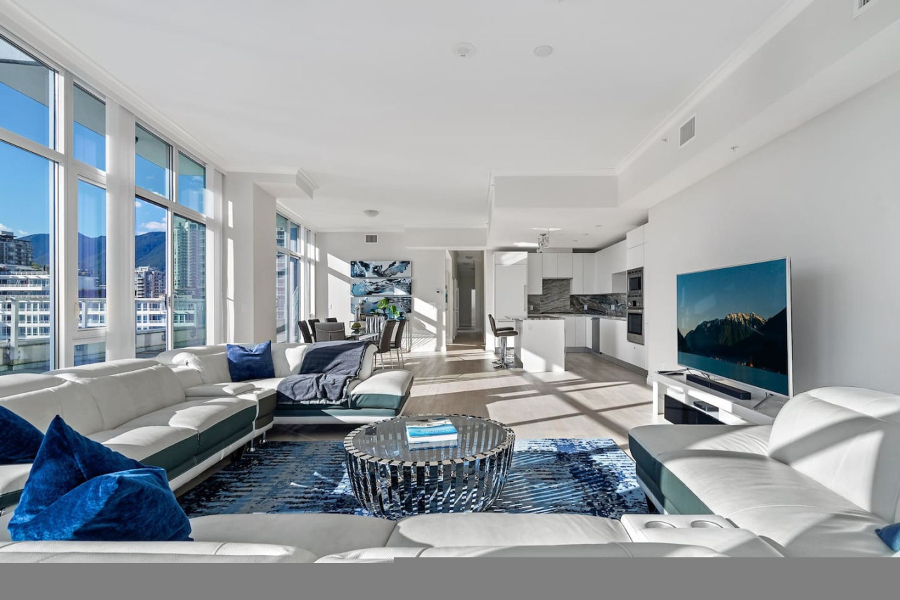 The Shipyards Penthouse - Vancouver