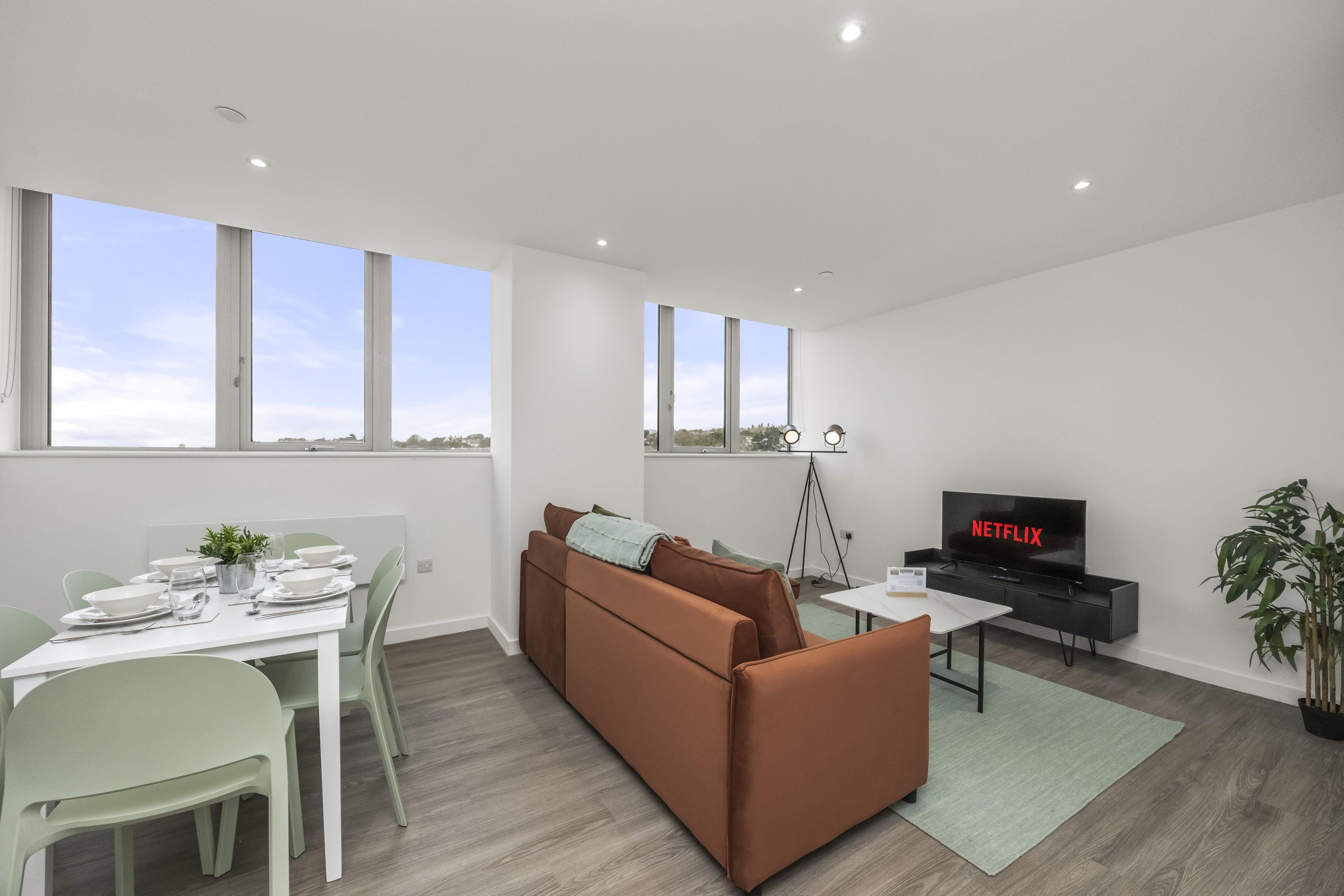 Ocean View F + Free Parking | By My Getaways - Hastings