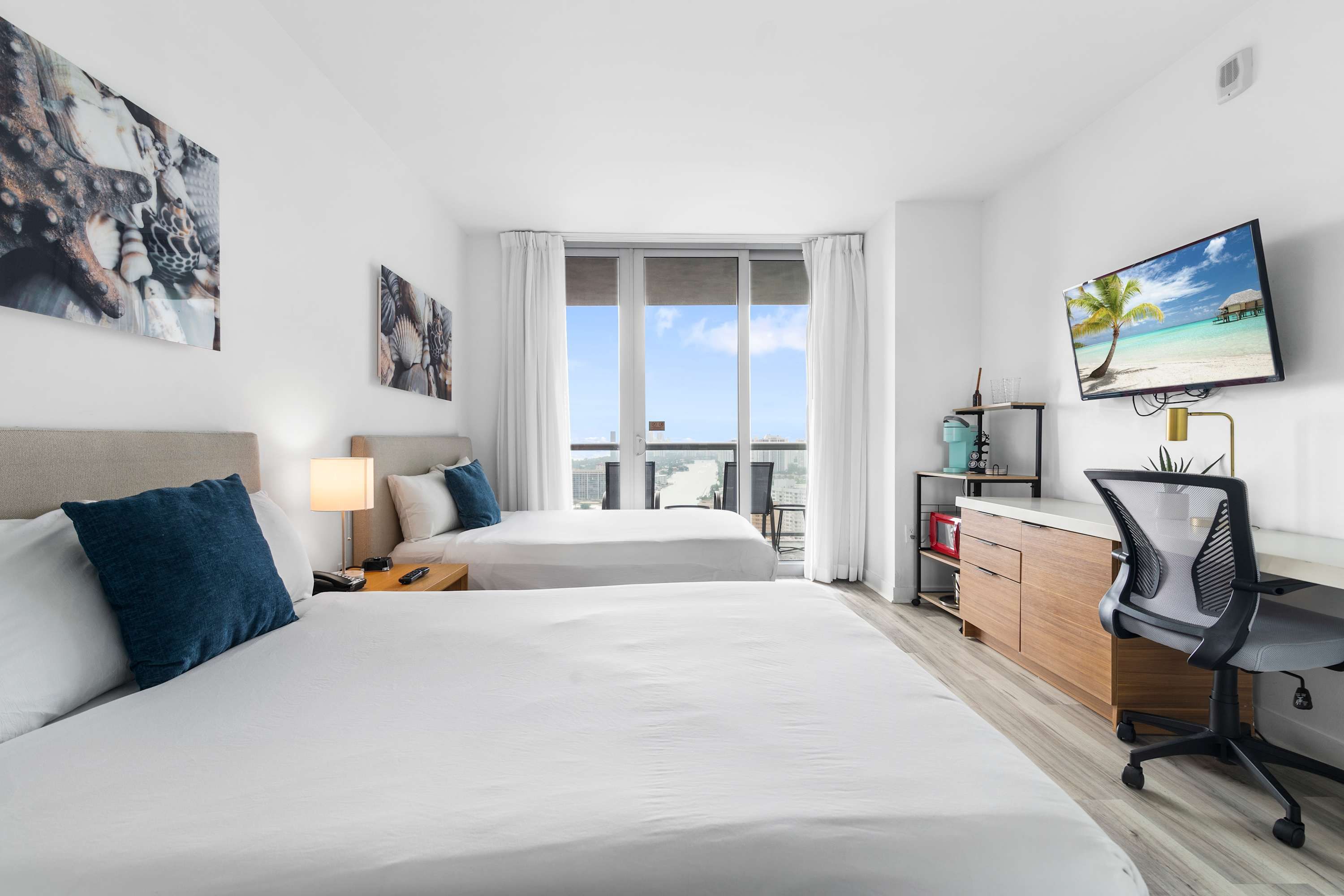 Modern New Studio Balcony   Pool - Miami Gardens, FL