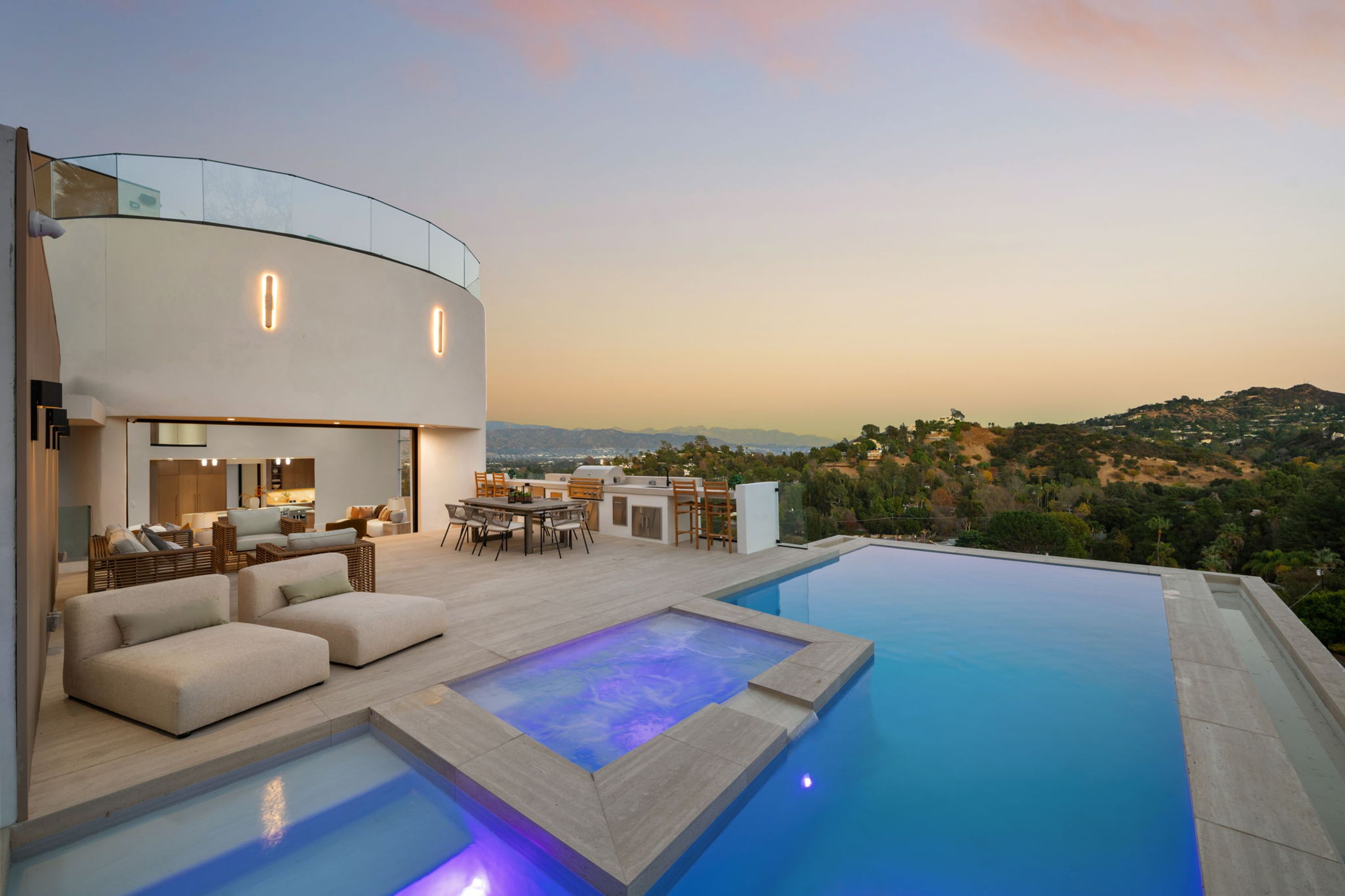 Woodhill Canyon In Los Angeles - 西好萊塢