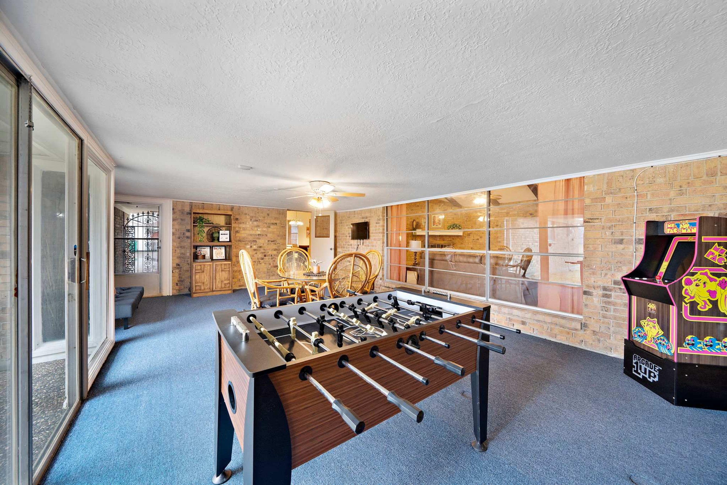 Relax And Play 3br Retreat W Sunroom - Baytown, TX
