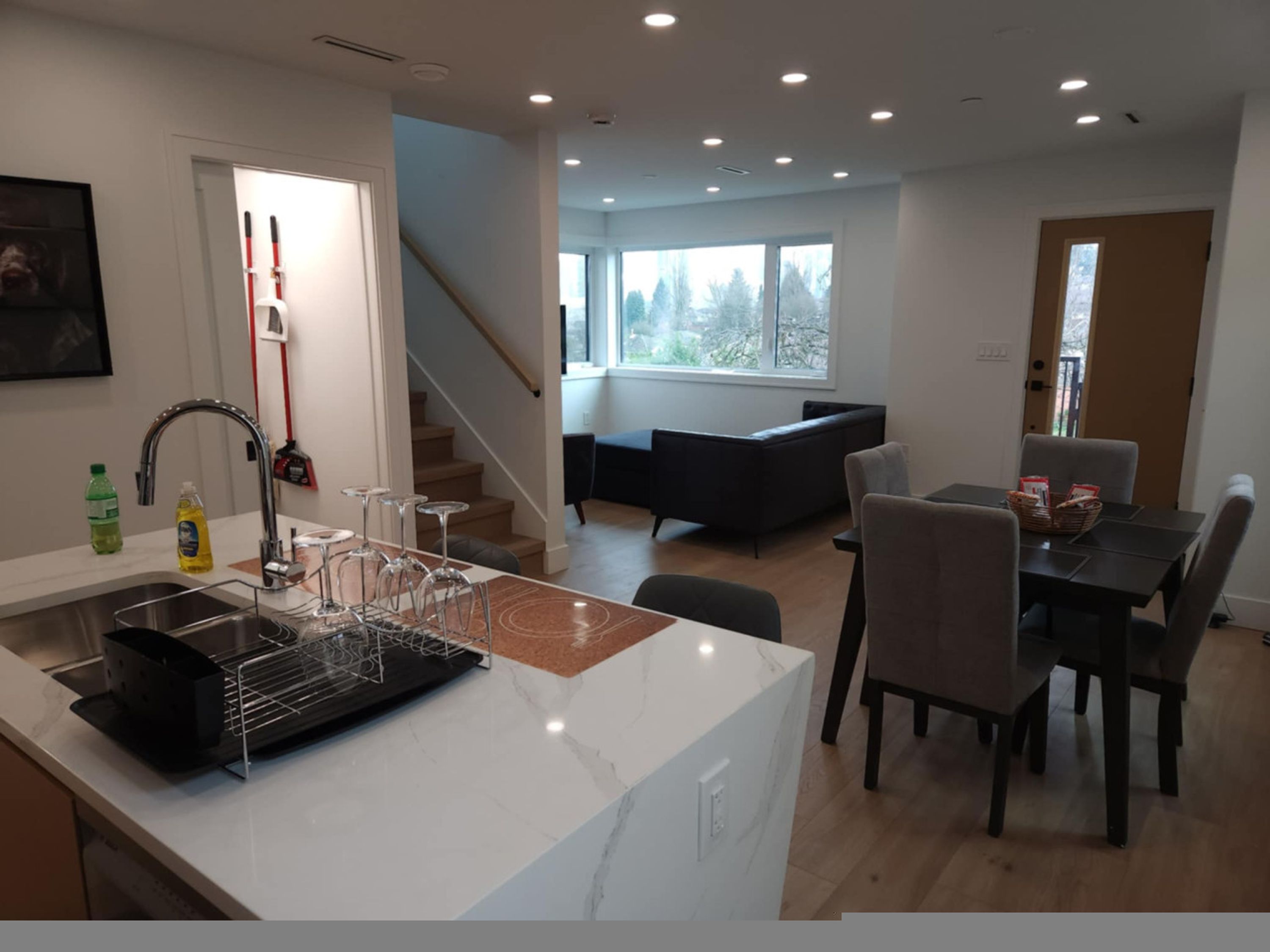 Prime Stay- Townhouse 2 Bedroom With View - Burnaby