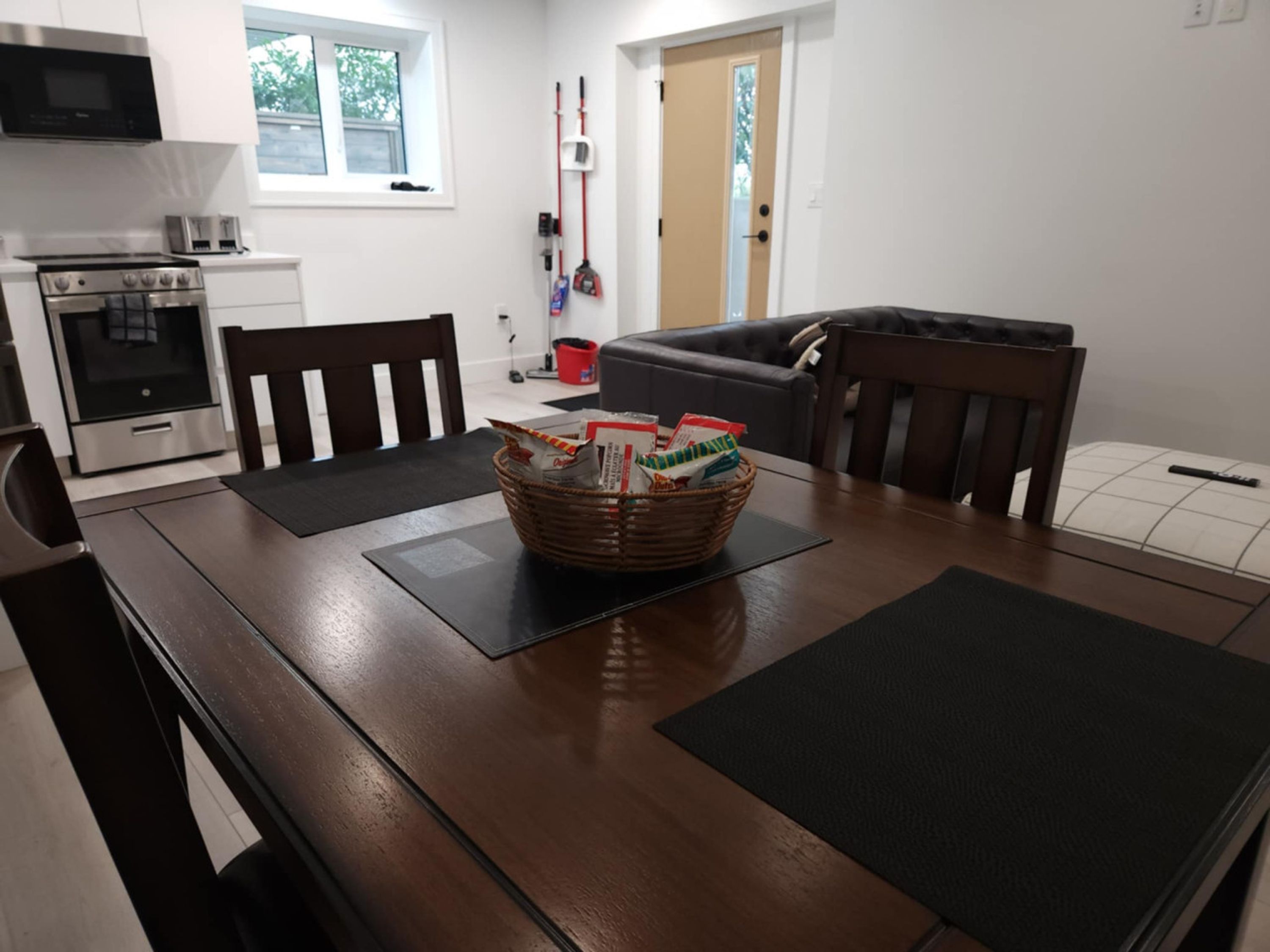 Prime Stays-townhouse 1 Bedroom On Lower Floor - 本那比