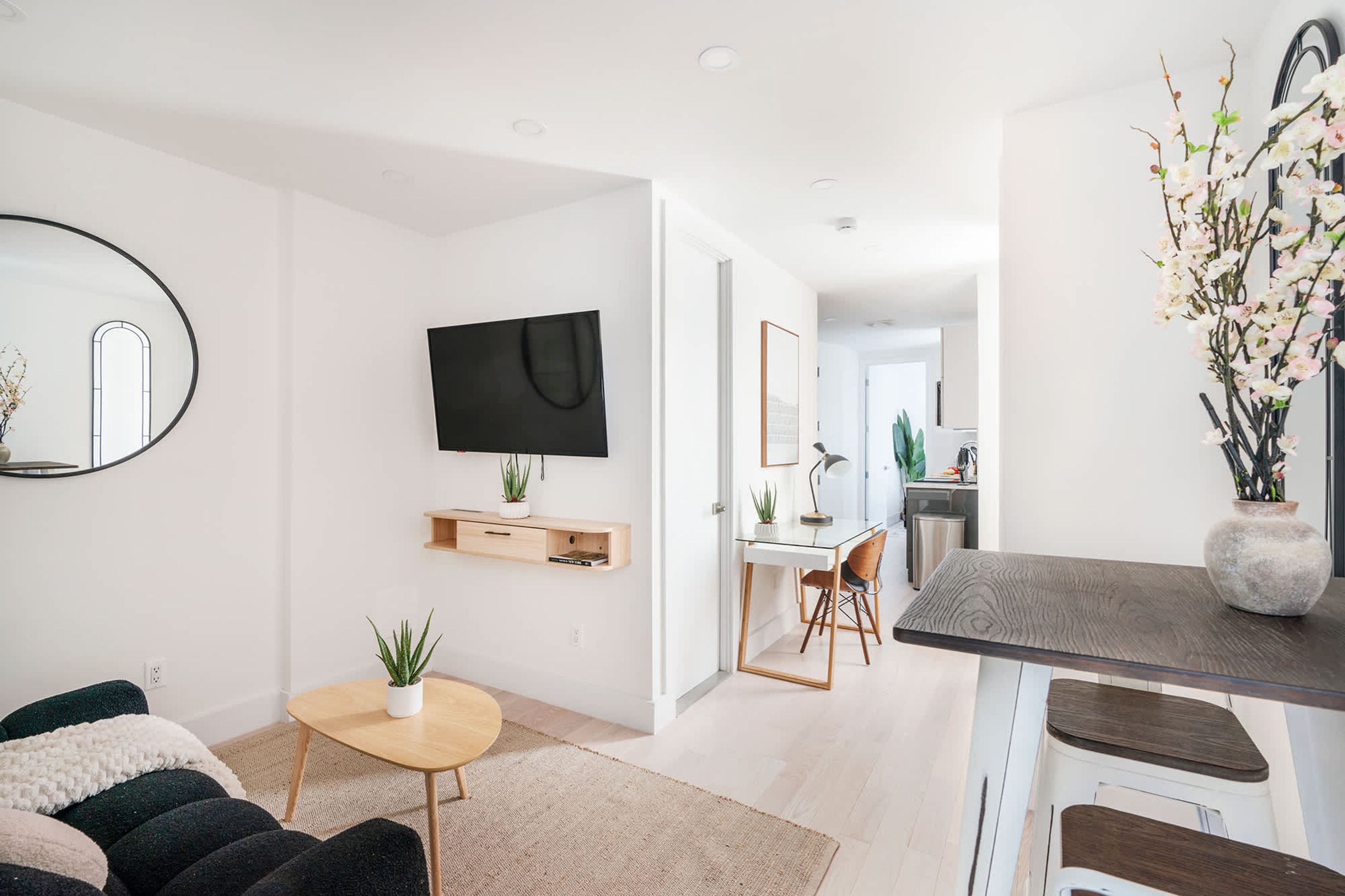 48-3fe 2br Prime Midtown West - North Bergen
