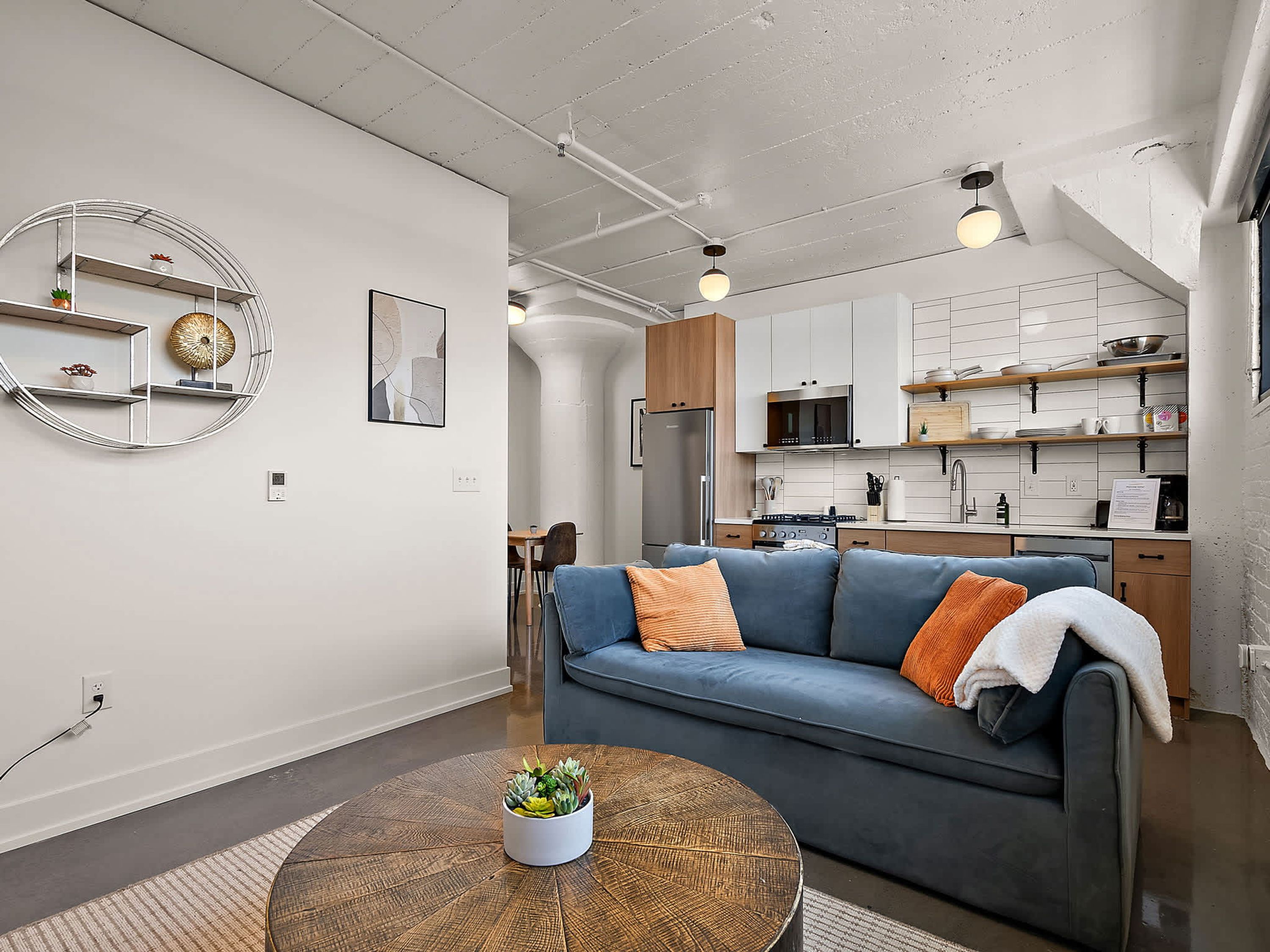 Cozysuites Nlg W Pool  Bowling Alley  Sauna  07 - Brooklyn Park, MN