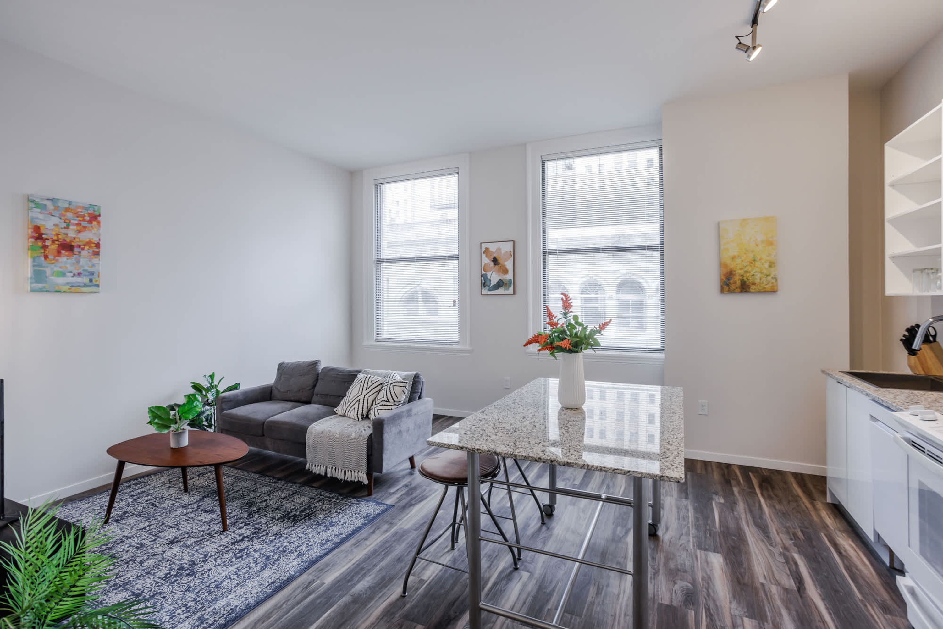 Cozysuites Modern Condo In Sky Central Rooftop Pool  13 - Cincinnati, OH