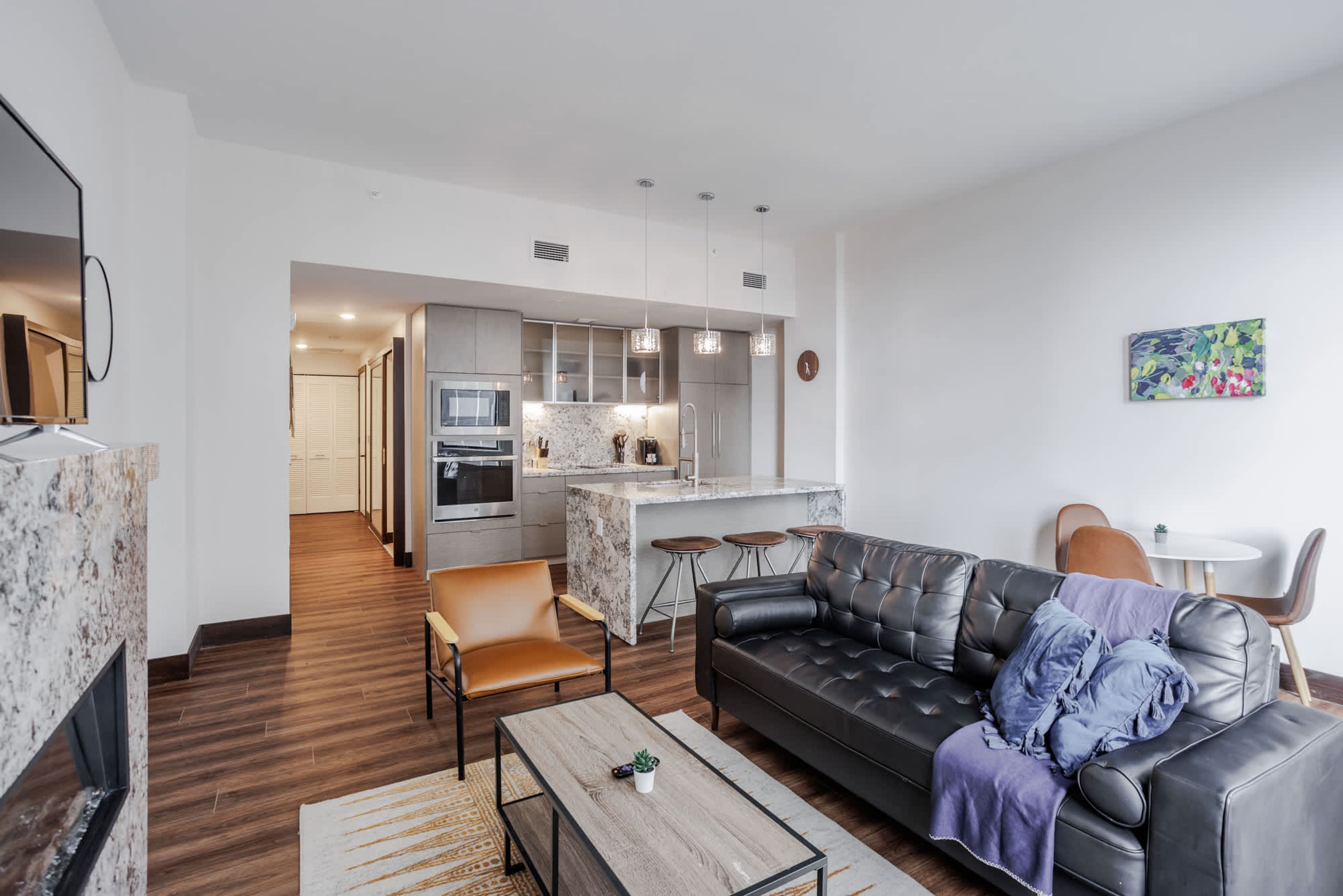 Cozysuites Sky Central Rooftop  Pool  6 - Cincinnati