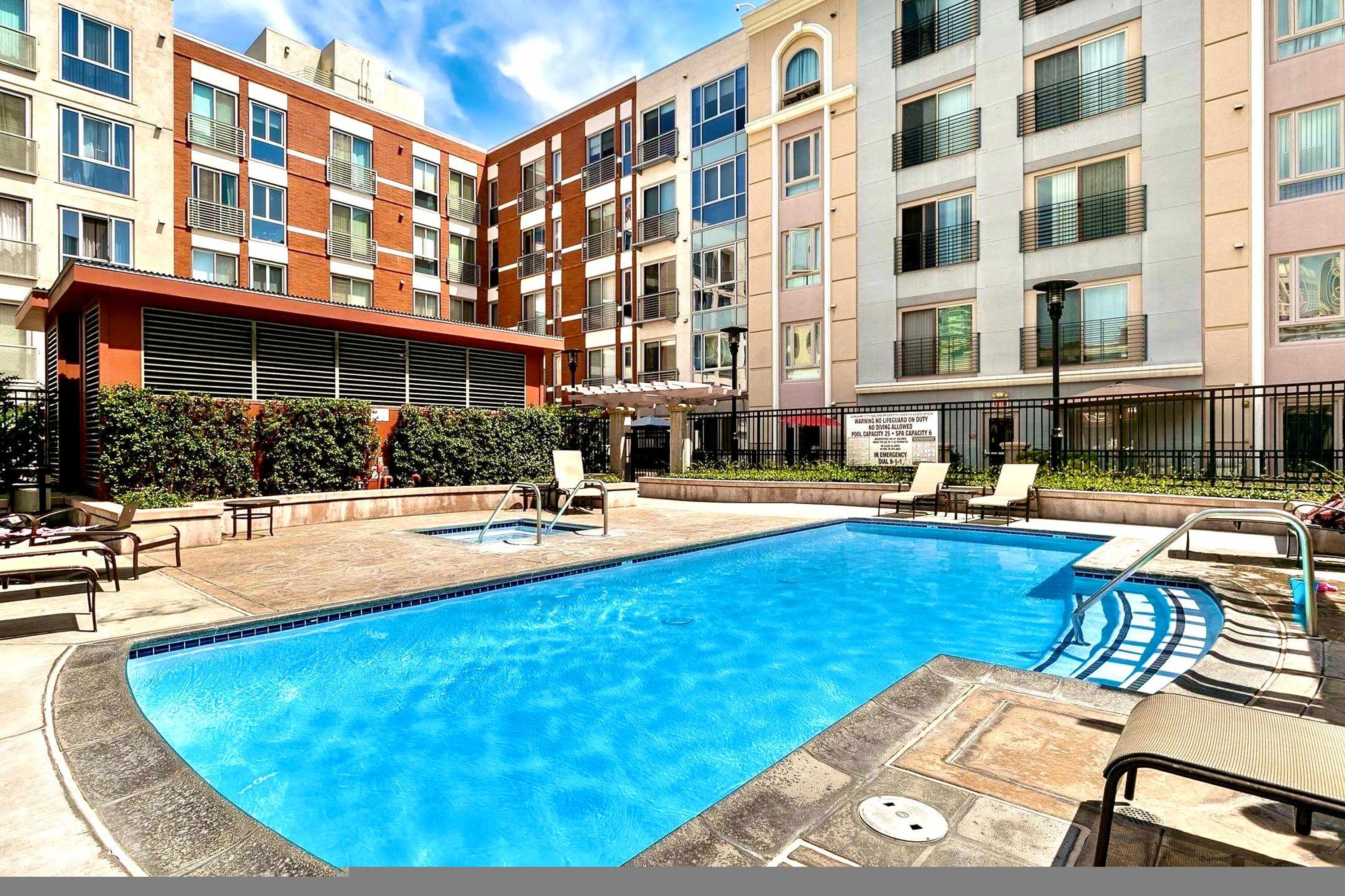 Allura Gaslamp  Pool  Spa  Gym   Extra Office Nook - San Diego, CA