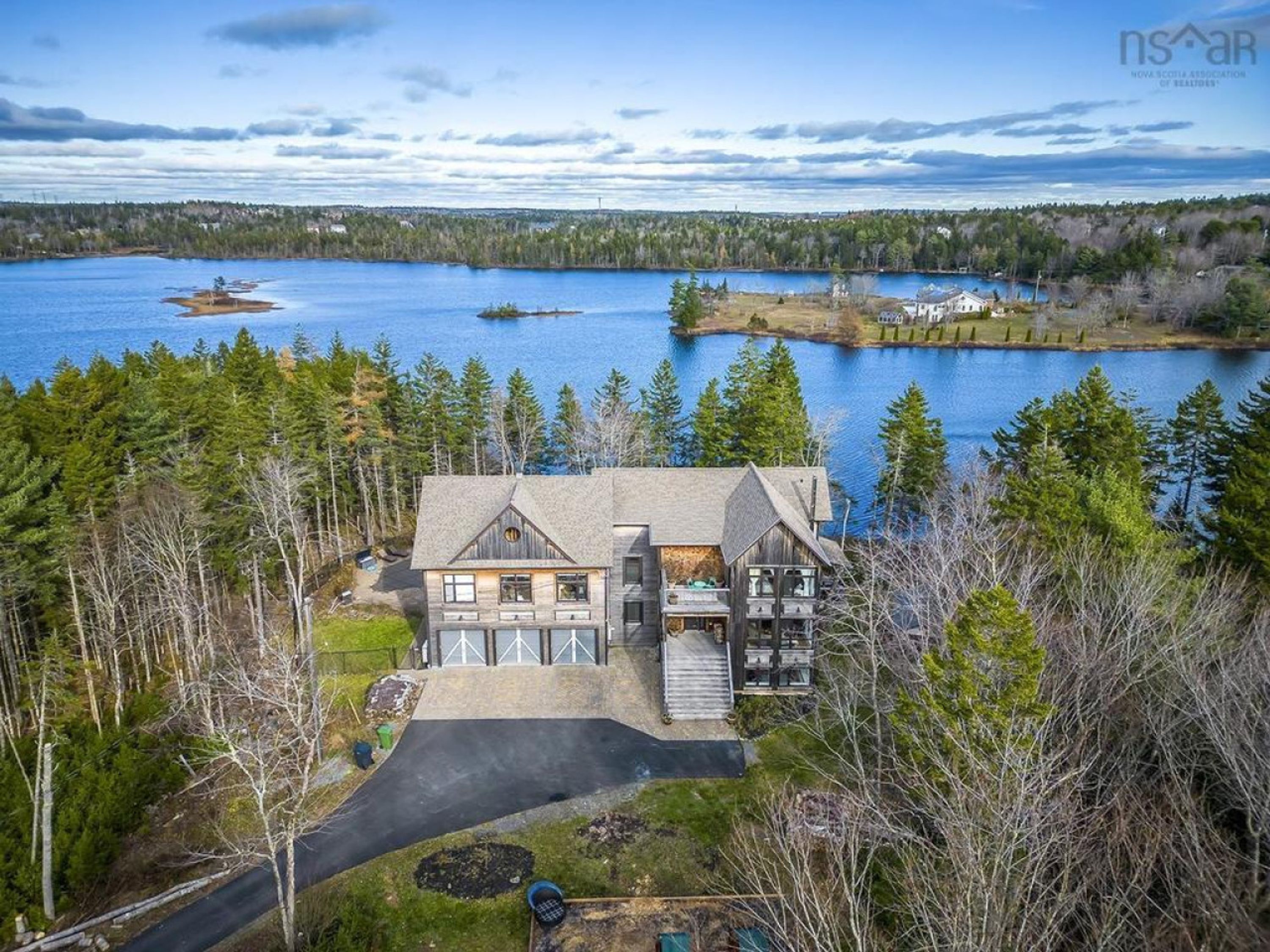Peaceful Retreat On Schmidt Lake - Nova Scotia