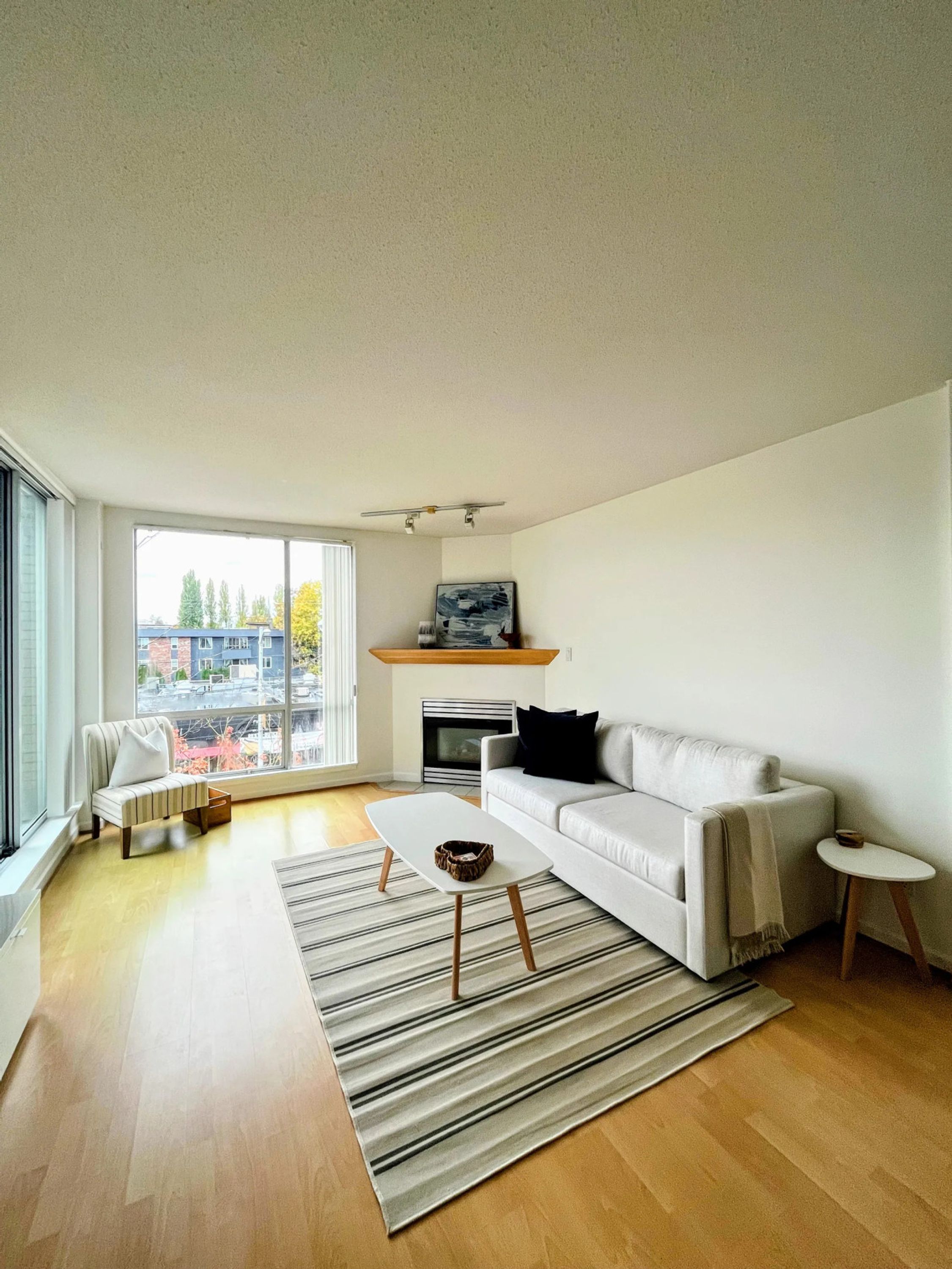 Bright & Cozy Apartment In Kitsilano - Vancouver