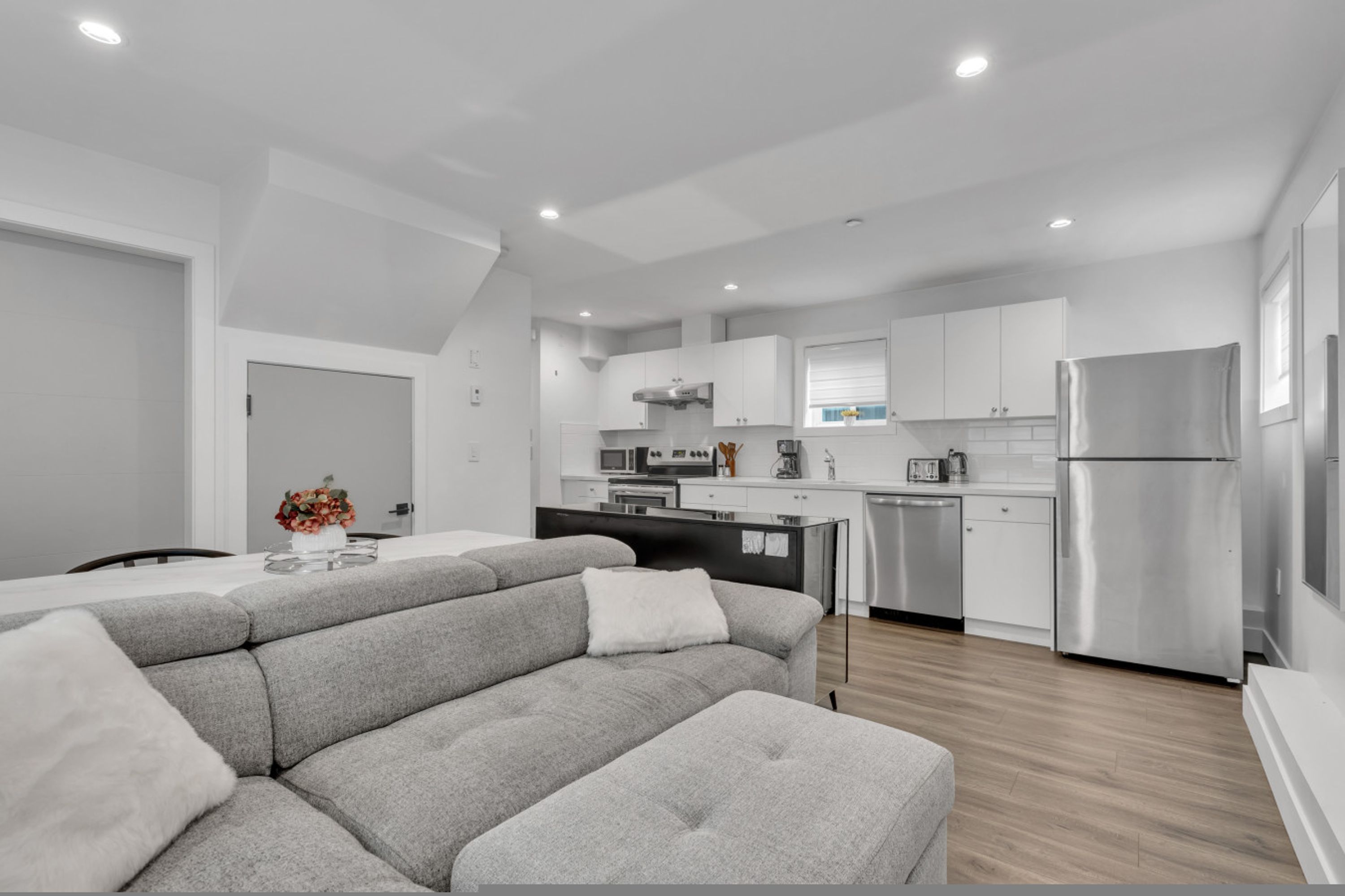 Bright & Minimalist 1br Laneway Home - Vancouver