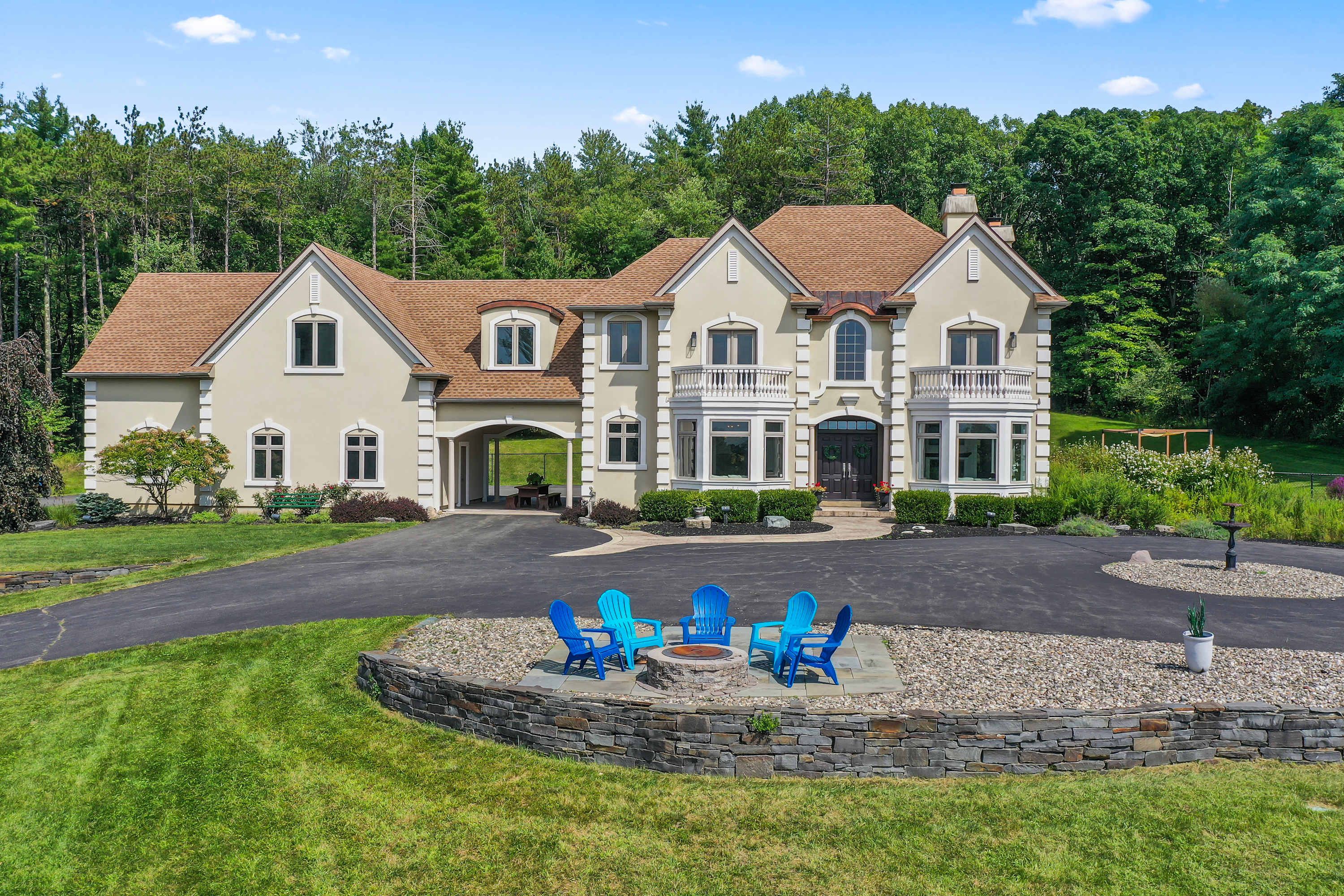 Hidden Retreat 4-homes 134 Acres - Nassau, NY