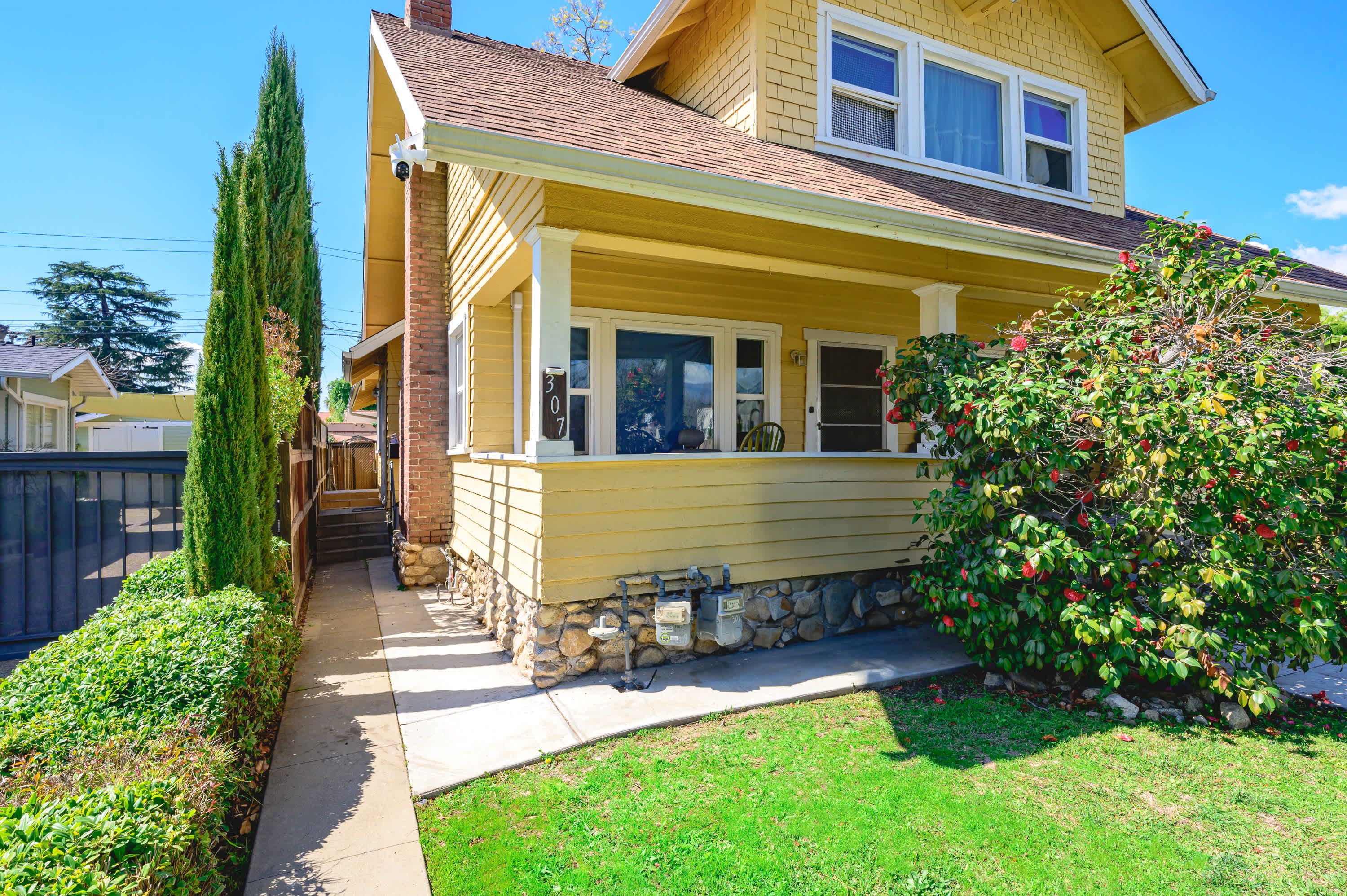 Near La Cozy Home With Full Kitchen Laundry - Pasadena, CA