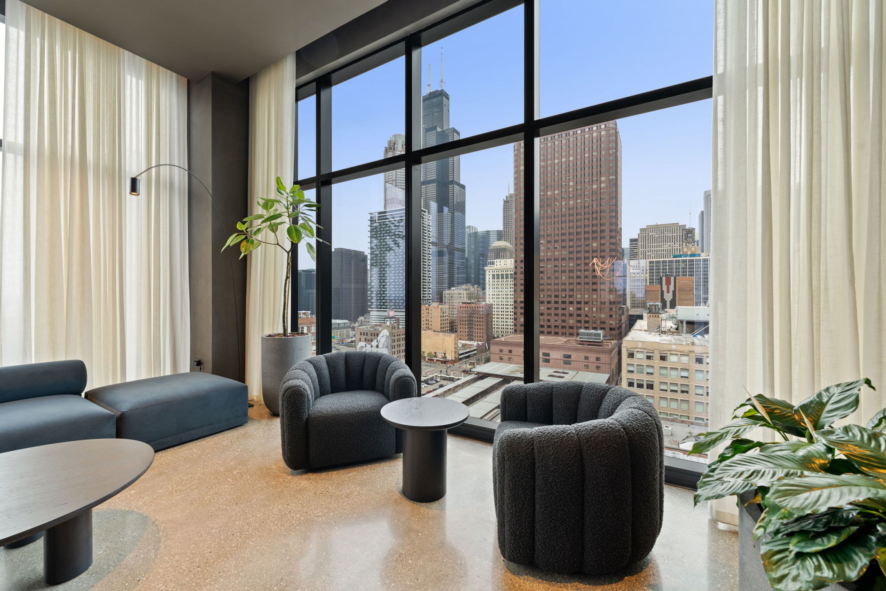 Lux 3 Bed 3 Bath High Rise With Gym   Amenities - Chicago, IL